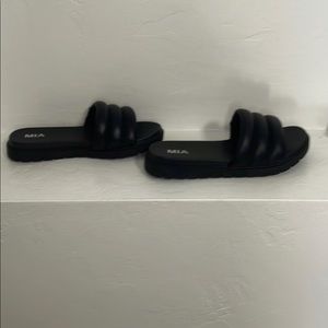 MIA | Shoes | Mia Mishel Black Comfy Slides Size 95 | Poshmark